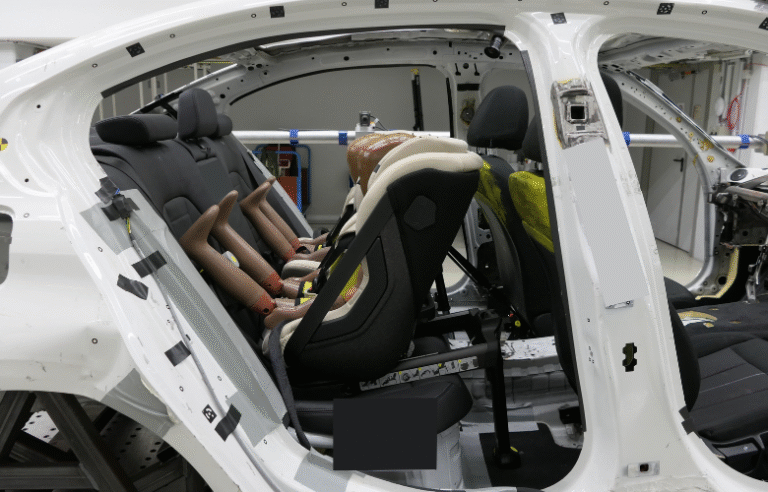One 3 achieves top performance in BMW crash-test – Axkid