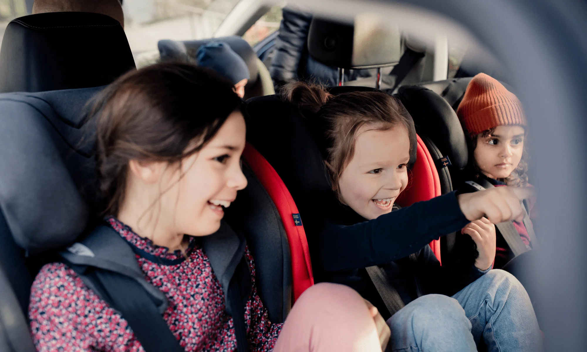 What are the differences between Minikid 3 and Minikid 2? | Axkid UK